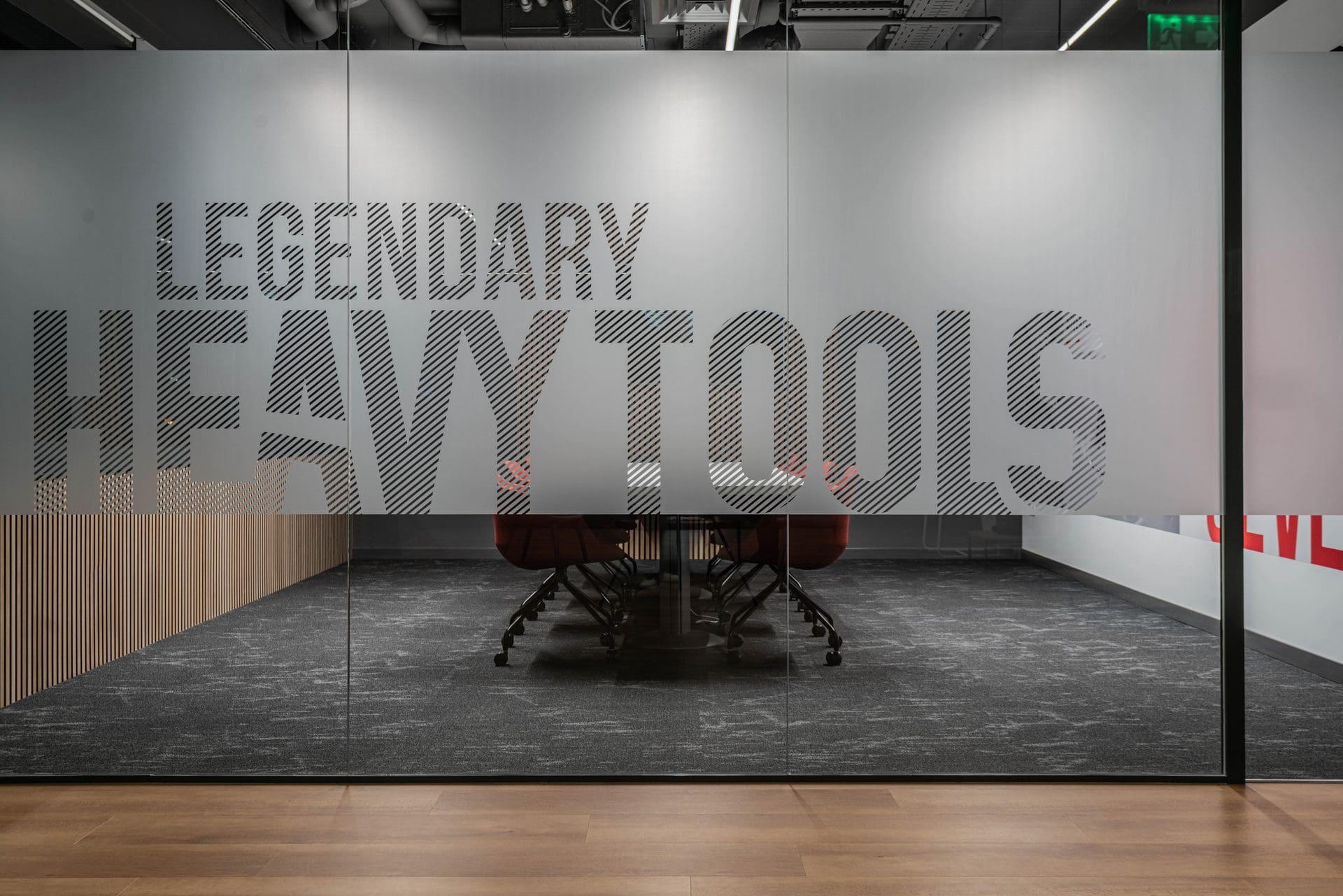 Heavy Tools székház | DecorFloor Magyarország